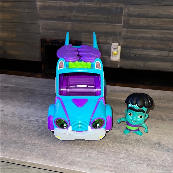 Netflix | Toys | Netflix Super Monsters Grrbus Monster Bus Toy With ...